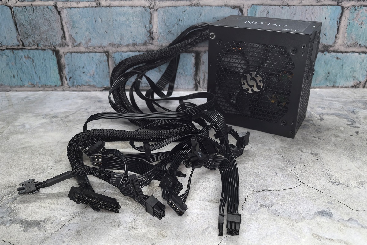 Обзор блока питания XPG Pylon 650 Bronze