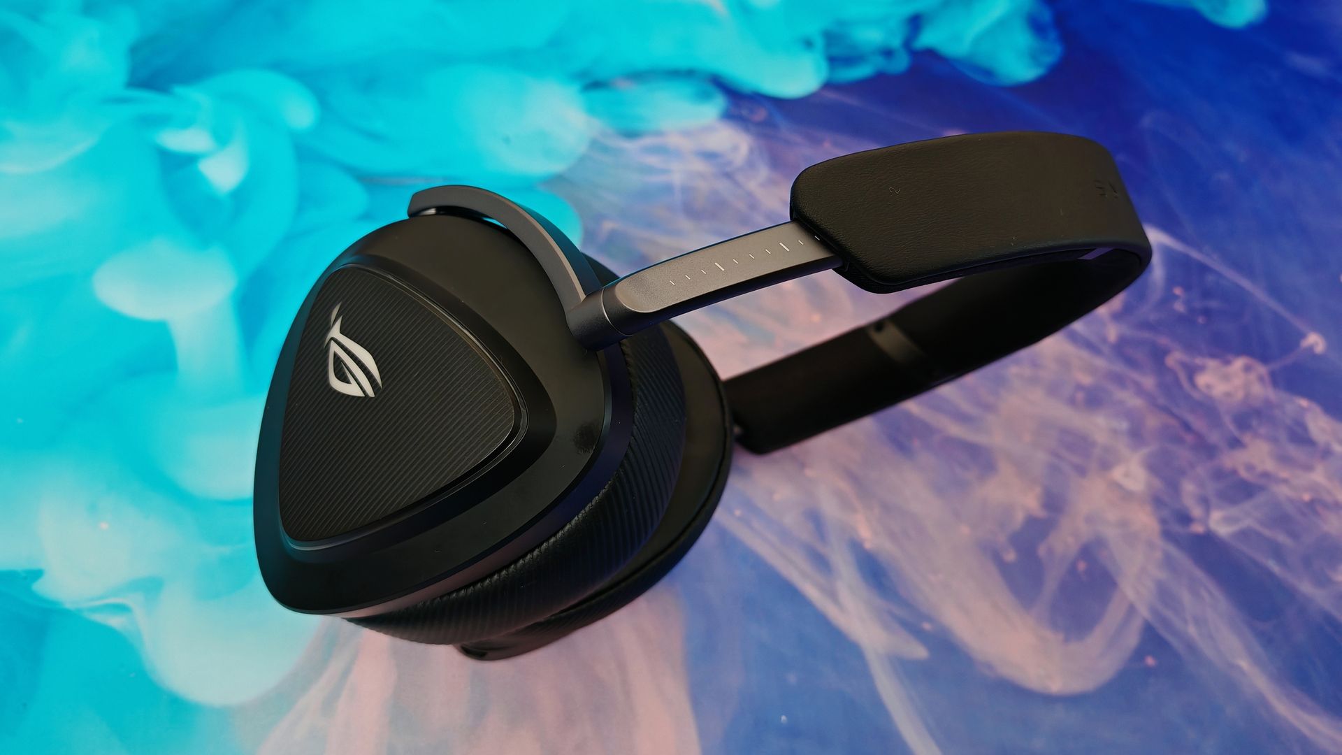 Обзор игровой гарнитуры ROG Delta II – Всё при ней